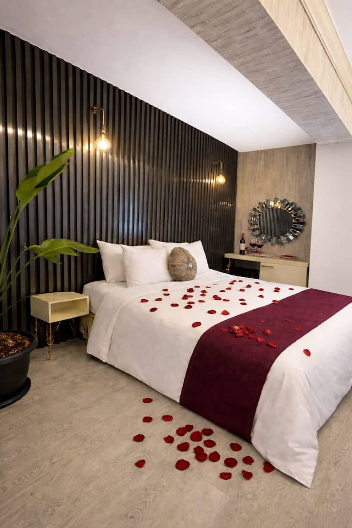 Bucanın Merkezi Konumunda Oda Kahvaltı Hizmeti - Izmir