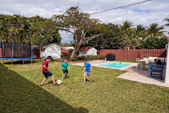 Cozy Family Retreat Pool/bbq/trampoline/ping Pong - Aéroport de Fort Lauderdale-Hollywood (FLL)