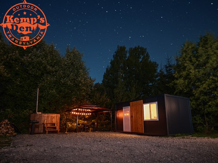 Kemp's Den - Tușnad