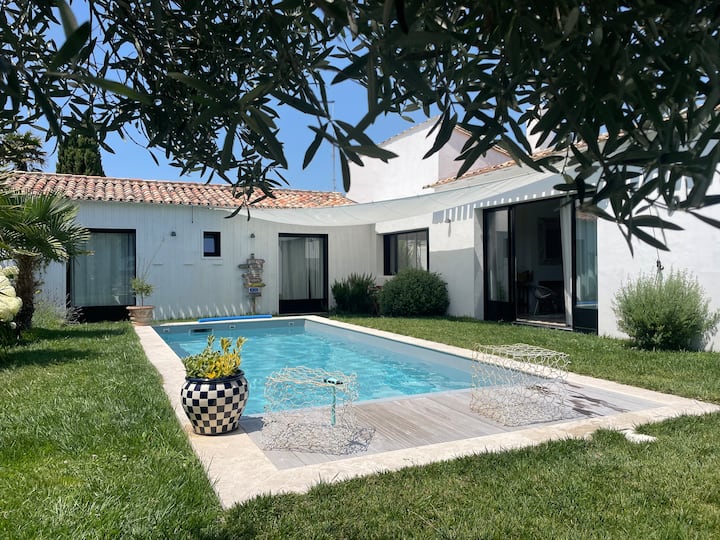 Calme Villa Familiale Intra-muros Avec Piscine - La Couarde-sur-Mer