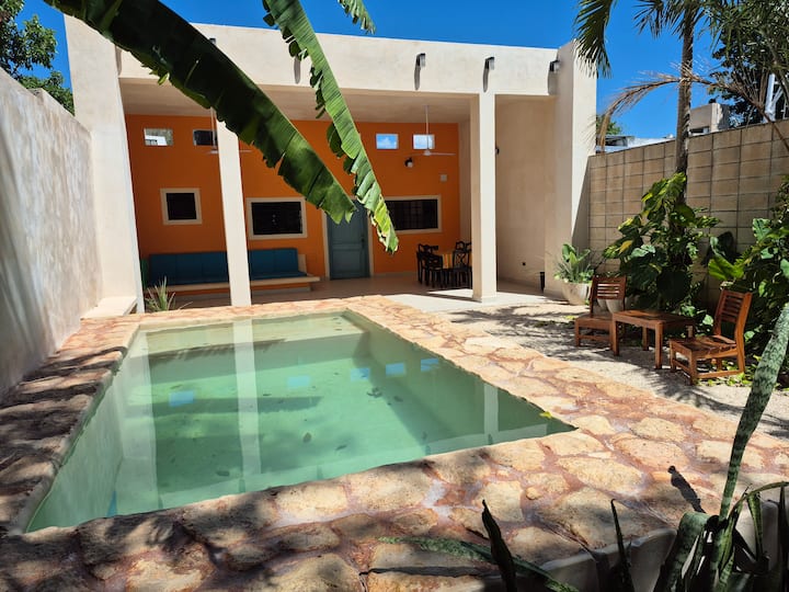 Family Home, Private Pool, Parking And Great Place - Valladolid, Mexico