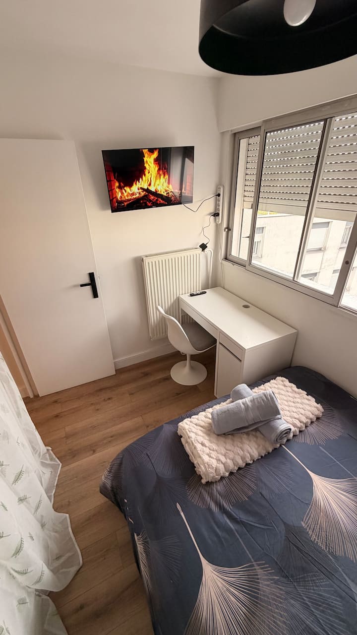 Studio Design Avec Verrière – Très Calme – Paris11 - Gare de l'Est - Paris