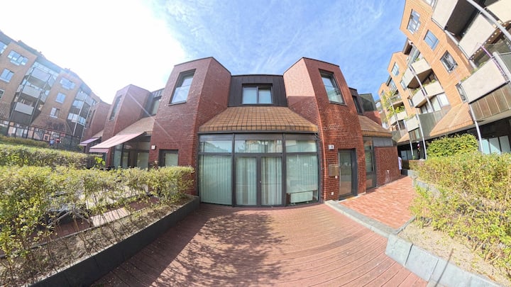 Großzügige 4-schlafzimmer-wohnung Mit 8 Personen - Bonn