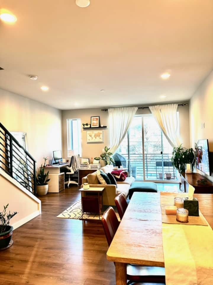 Modern 2br Shoreline Townhome Near Light Rail - Shoreline