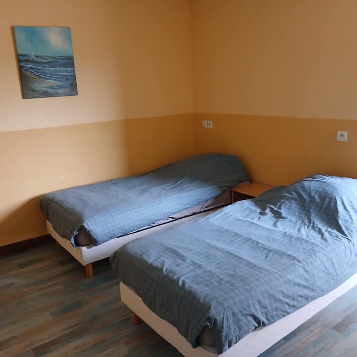 Chambre Propre Et Très Fonctionnel De Plain-pied. - Chalonnes-sur-Loire