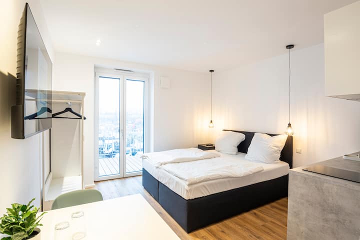 Montelio Living. Schickes Doppelbett Apartment. - Waldbronn