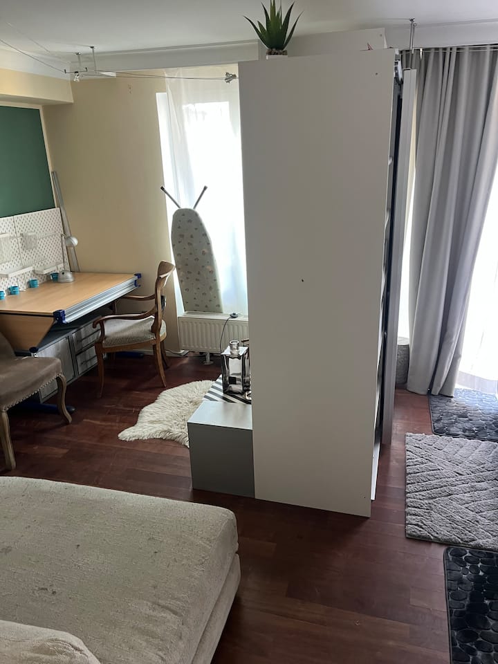 Schöne 2 Zimmer Wohnung Nähe Messe Riem - München