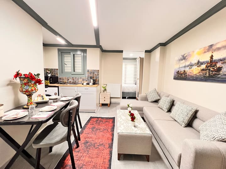 Stylish Central Apartment, Sleeps 5 - Turkey
