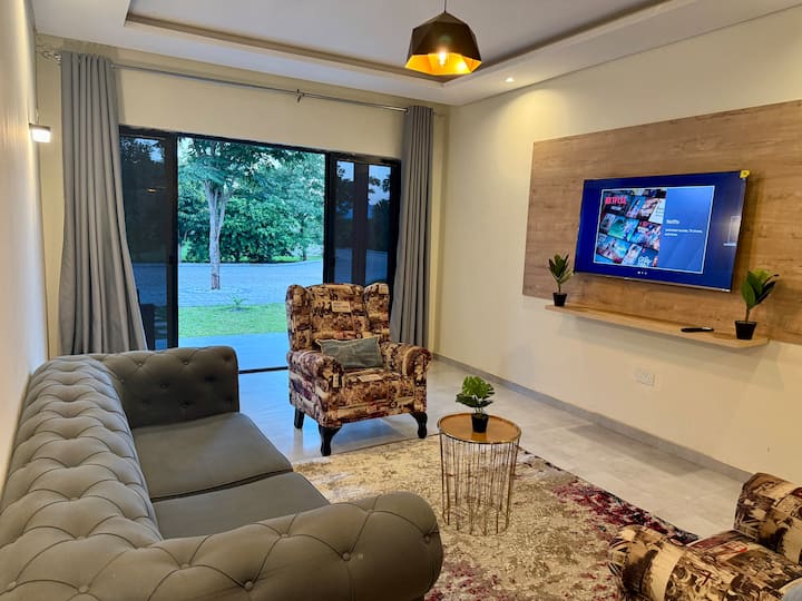 The 2b By Tefa Stays Starlink Solar Pool - Zambia