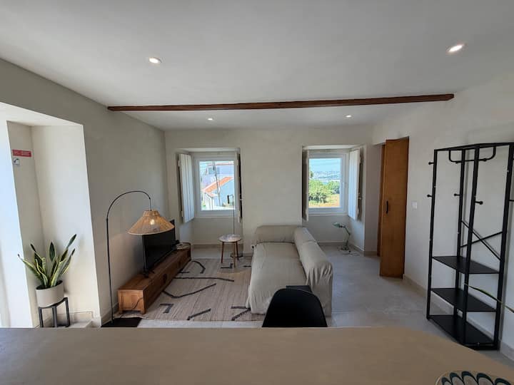 Modern Almada Studio | Ocean View & Rooftop - Costa de Caparica
