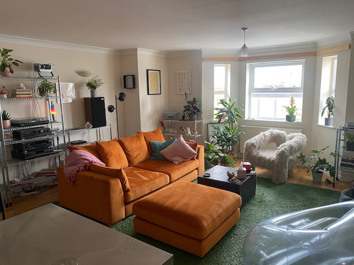 Spacious Flat In A Great Location - Broadstairs