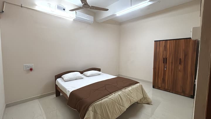 Cozy Private Ac Room A With Attached Bath - Salem