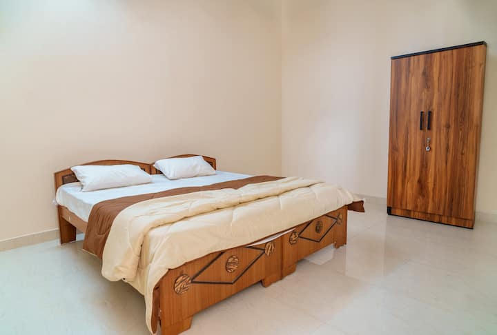 Relaxing Ac Room- King Bed Stay With Large Ensuite - Salem