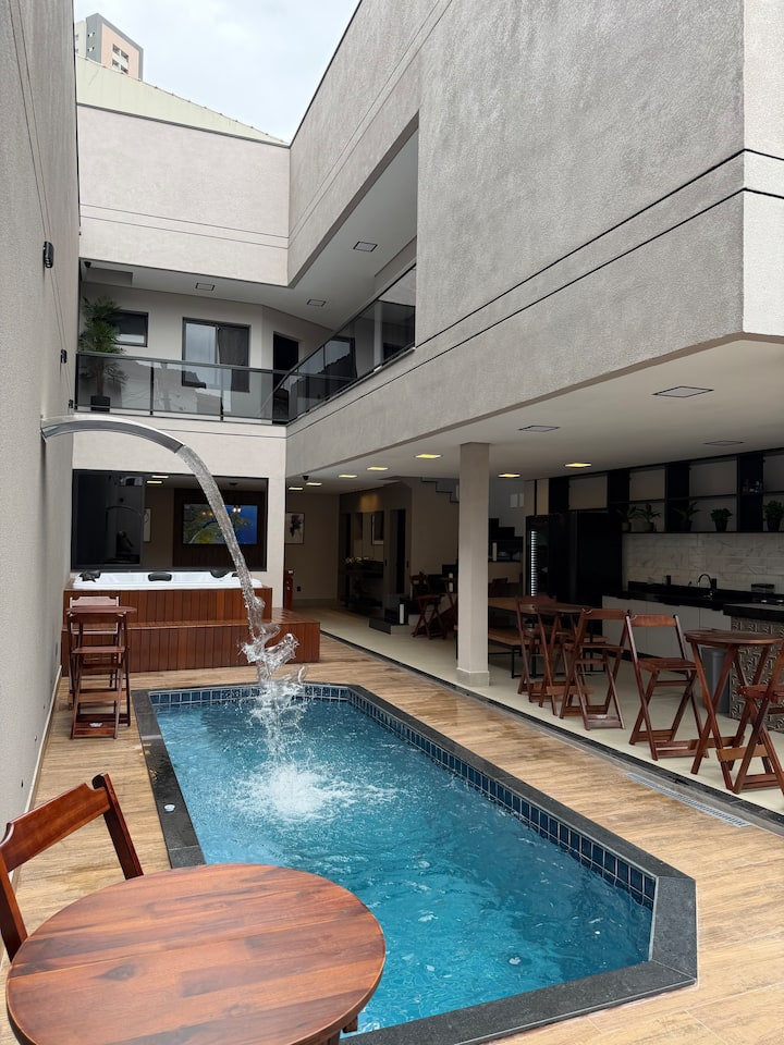 Clubinho – Piscina, Jacuzzi, Churrasqueira. - Santo André