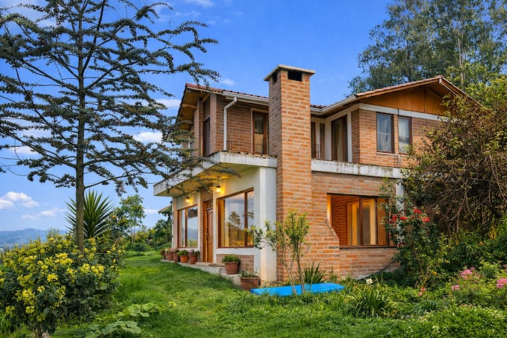 Refugio De Campo Rodeado De Naturaleza. - Cotacachi