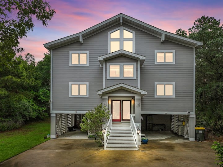 Curtis Paradise -Elevator+hottub+pooltable+petsok! - Duck, NC