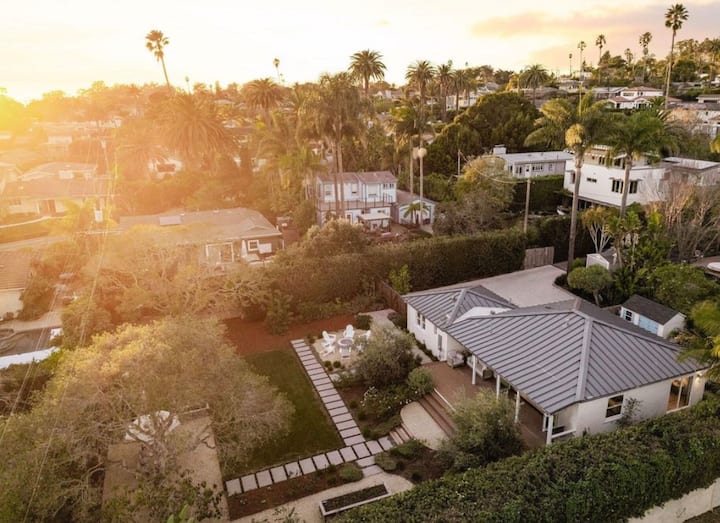 Beach Villa + Spa. ~”Hop, Skip, Jump To Beach” - Santa Barbara, CA