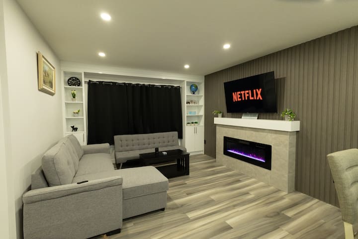 Modern 3br Retreat W/ Patio & Parking | Temple - Calgary