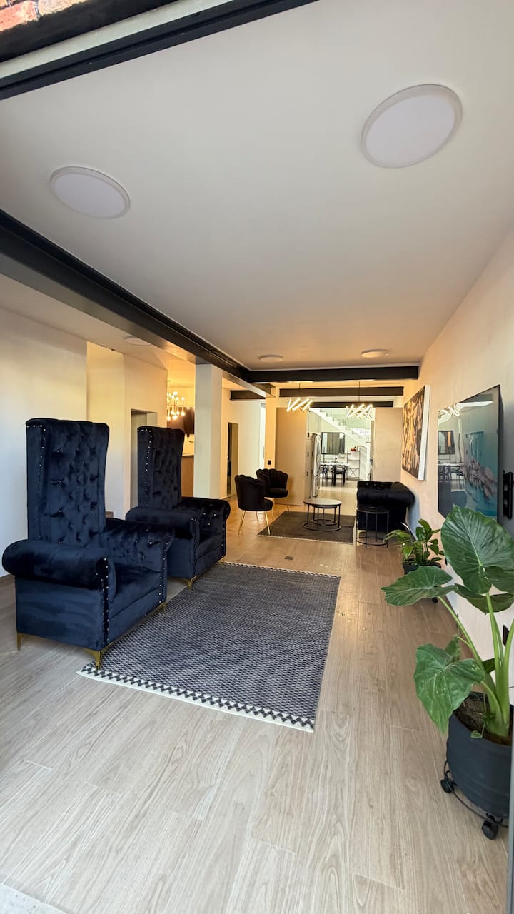 Small Luxory Hostal - Guadalajara