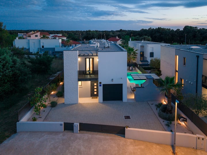 Villa Sanja, Zaton - Nin