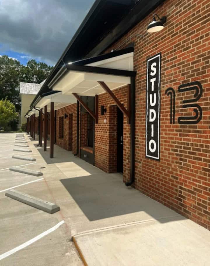 Cozy Pet Friendly 1br @ Studio 13 128b - Rocky Mount, NC