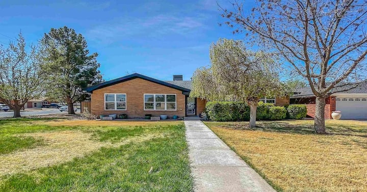 Private Room W/ Full Bath • Game Room & Gym Access - Hobbs, NM