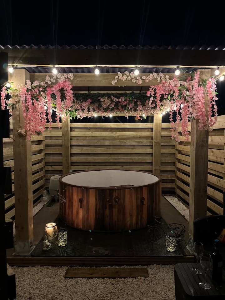 Luxury Cabin With Hot Tub - Prestatyn