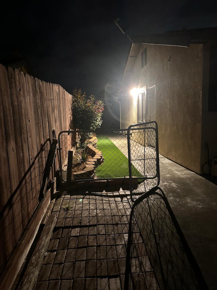 Cozy 1 Bedroom, 1 Bath Adu With Private Entrance - Hayward, CA