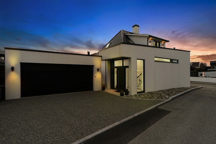 Særegen Enebolig Med Sentral Beliggenhet - Bryne