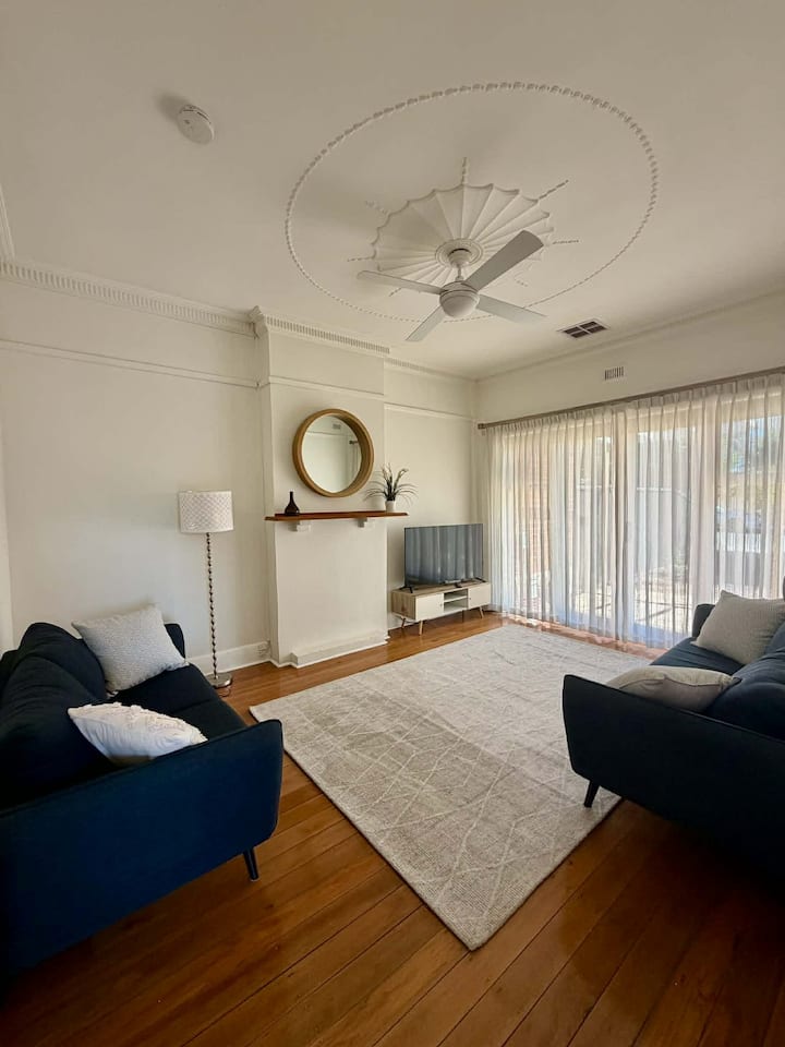 Character Maisonette Between The City And The Sea - 블랙우드