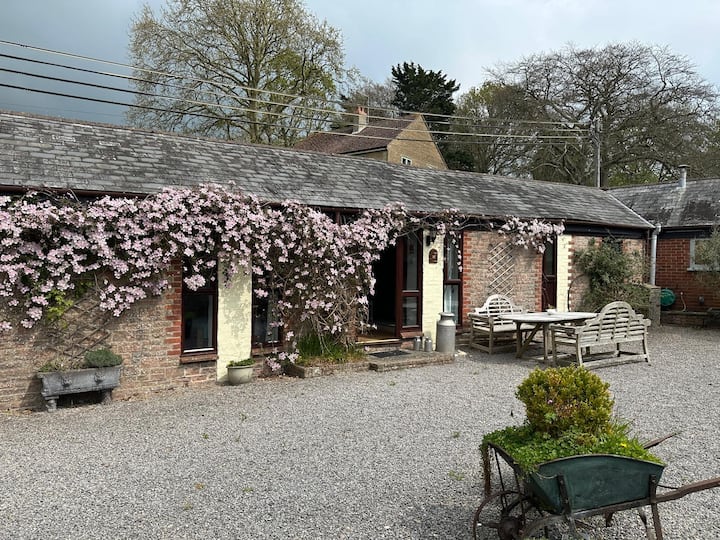 Dairy Barn, Berehayes Farm - Bridport