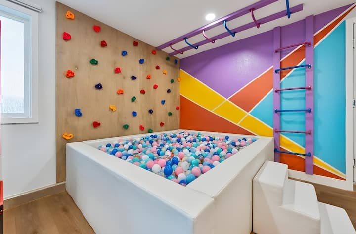 Indoor Playground | Backyard Oasis | Near Disney - Cypress, CA