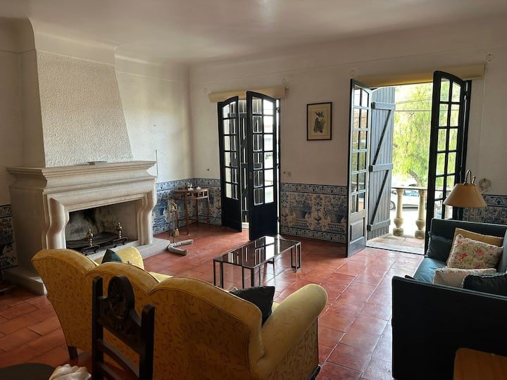 Almeirim House With Large Terrace And Parking - Santarém