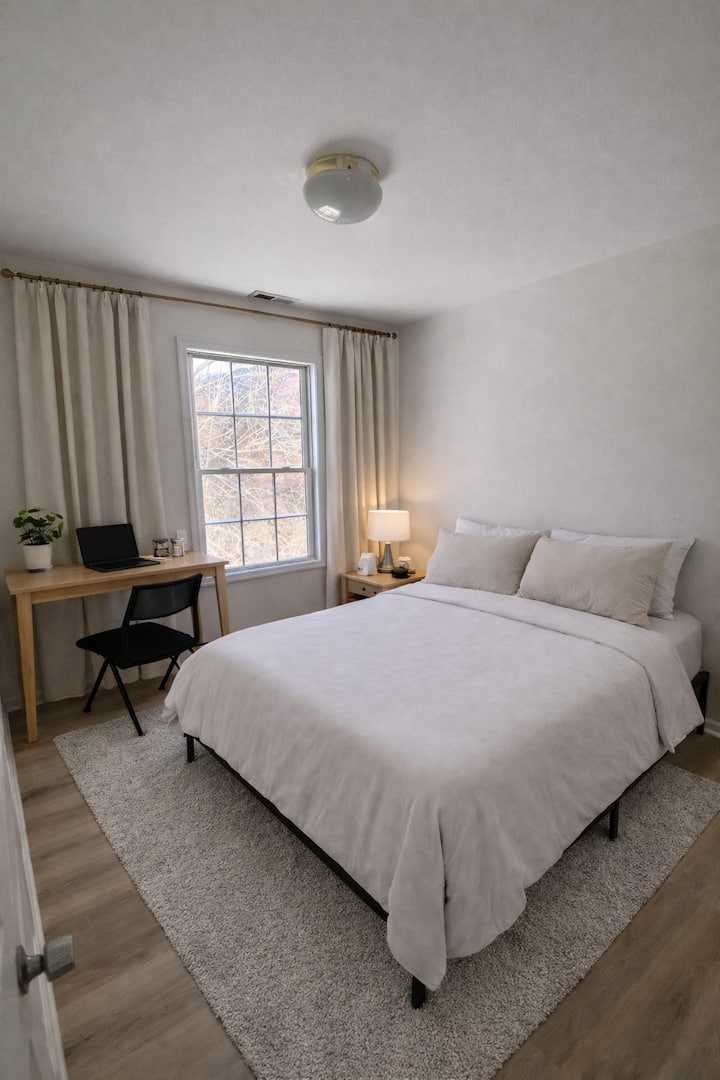 Bright 3 Bedroom/1 Bath Unit On 2nd Floor - Newark, NJ