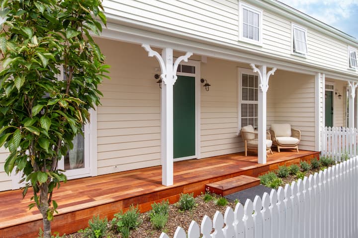 Classic Charm Meets Modern Comfort +Parking - New Zealand