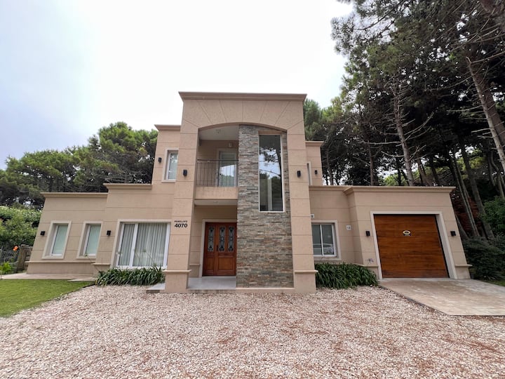 Casa Para 10 Personas Con Pileta En Pinamar Norte - Pinamar