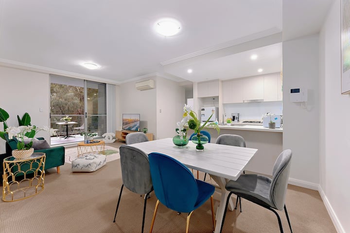 近Olympic Park Strathfield 3房一书房 6床公寓 免费两个停车位 健身房 - Parramatta