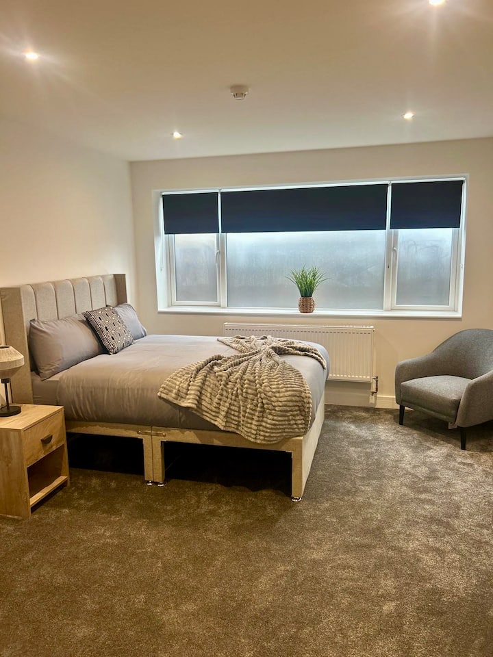 M12 Studio Flat, Grain Contractor Dig, Stay Deals - Maidstone