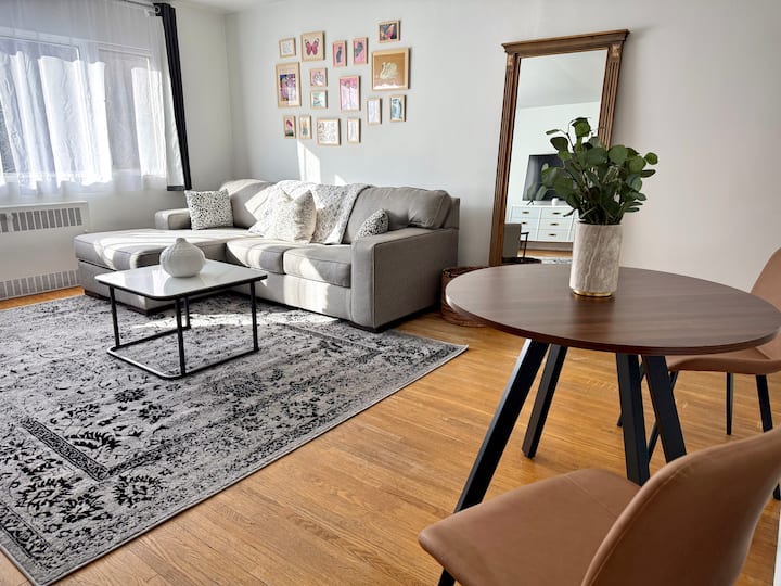 Bright & Cozy | One Bedroom | Beltline - Mount Royal University