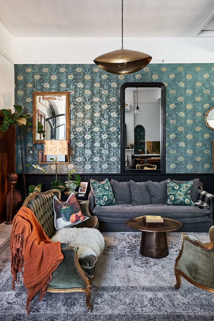 Loft On Margaret – A French-inspired Urban Retreat - Riverside