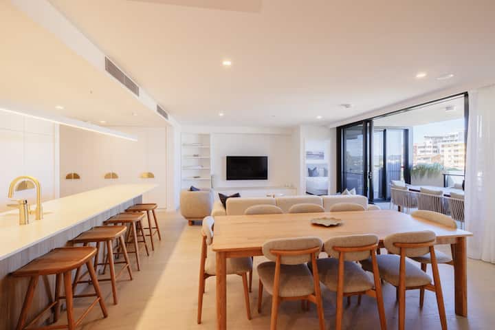 Esprit ~Three-bedroom Apartment With Balcony - Coolangatta