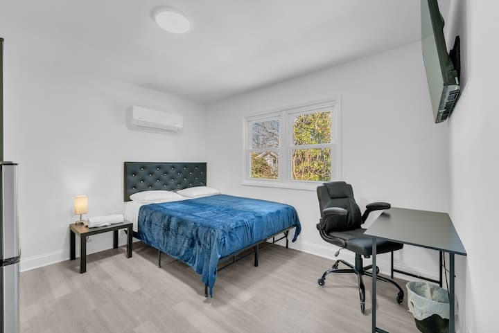 072 Premium Room W/ Ensuite Bath & Parking Dca Hq2 - Arlington, VA