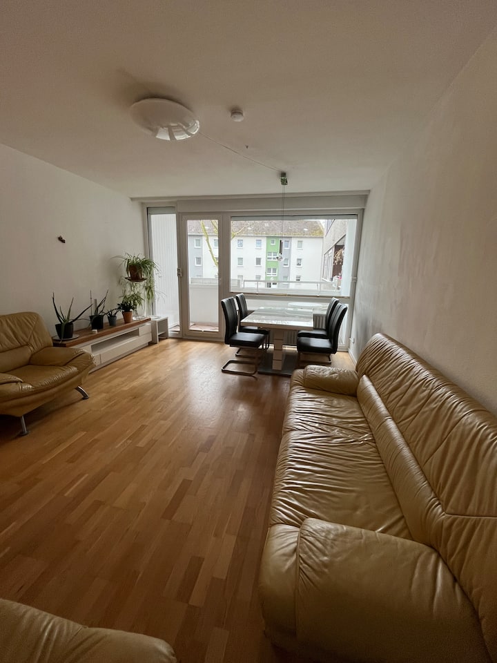 Wohnung Mit Balkon Und Pkw Stellplatz - Dortmund