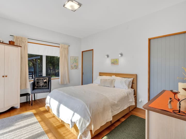 Coastal Calm Suite | Bay & Walks Access - Lyttelton