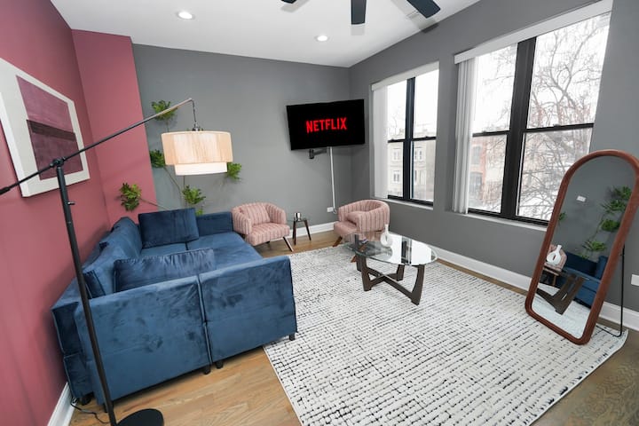 Stylish 2br Chicago Home Near United Center & Mrt - Garfield Ridge - Chicago
