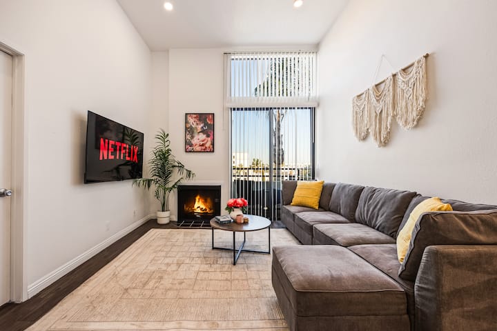 Hollywood Views | Close To Universal Studios - Koreatown - Los Angeles