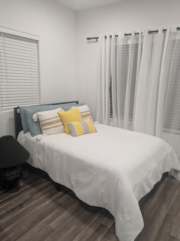 A Cozy Room For Two - Avondale, AZ
