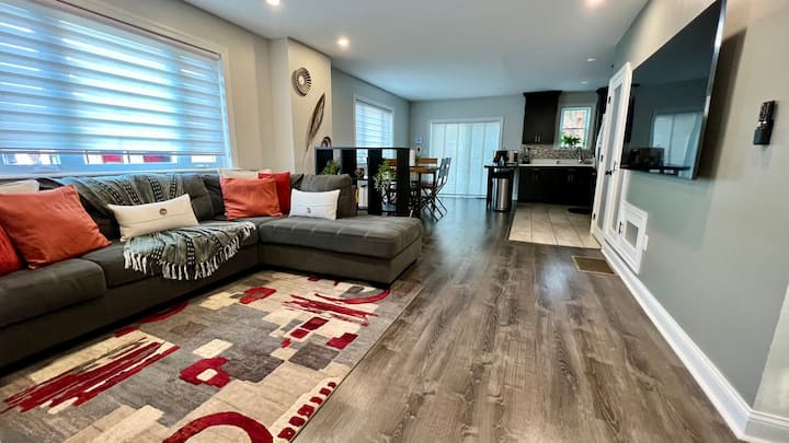 5br Home And Apartment Parking & Outdoor Space - Bensalem, PA