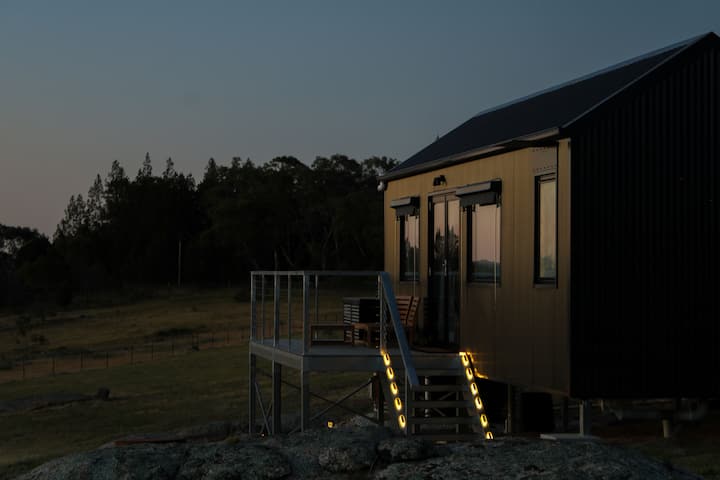 Eirian | Curated Luxury Tiny Home + Breakfast - Beechworth