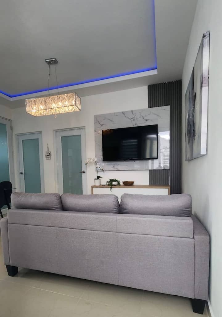 Apartamento #3 Del Edificio, Primer Nivel. - Bayamón